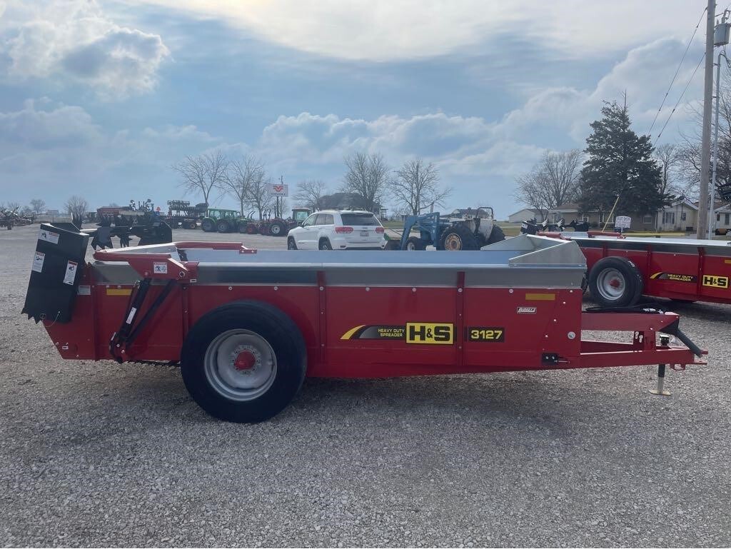 2023 H & S 3127 Manure Spreader - $Call | Machinery Pete