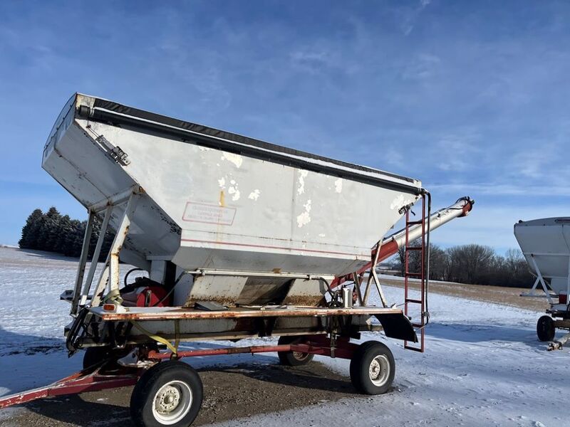 Used Pull-Type Fertilizer Spreaders for Sale - 478 Listings | Machinery ...