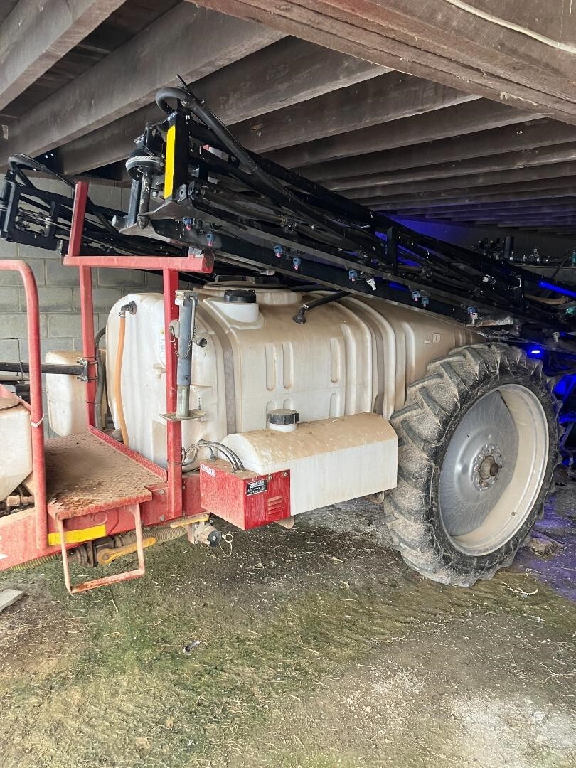 Miller Pro 500BW Pull-Type Sprayer - $17,450 | Machinery Pete