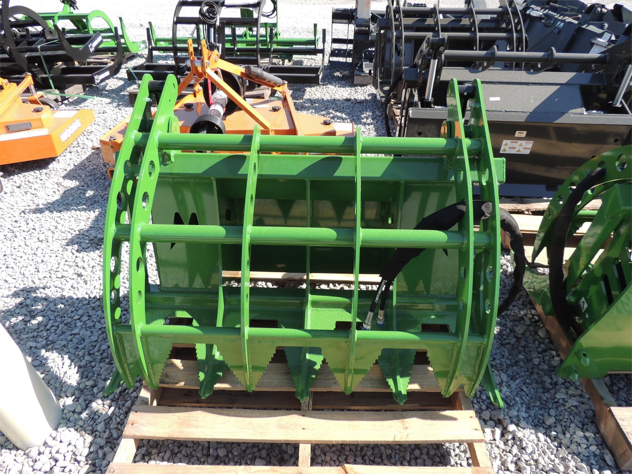 Mast Farm Service COMPACT ROOT RAKE GRAPPLE JD Loader and Skid Steer ...