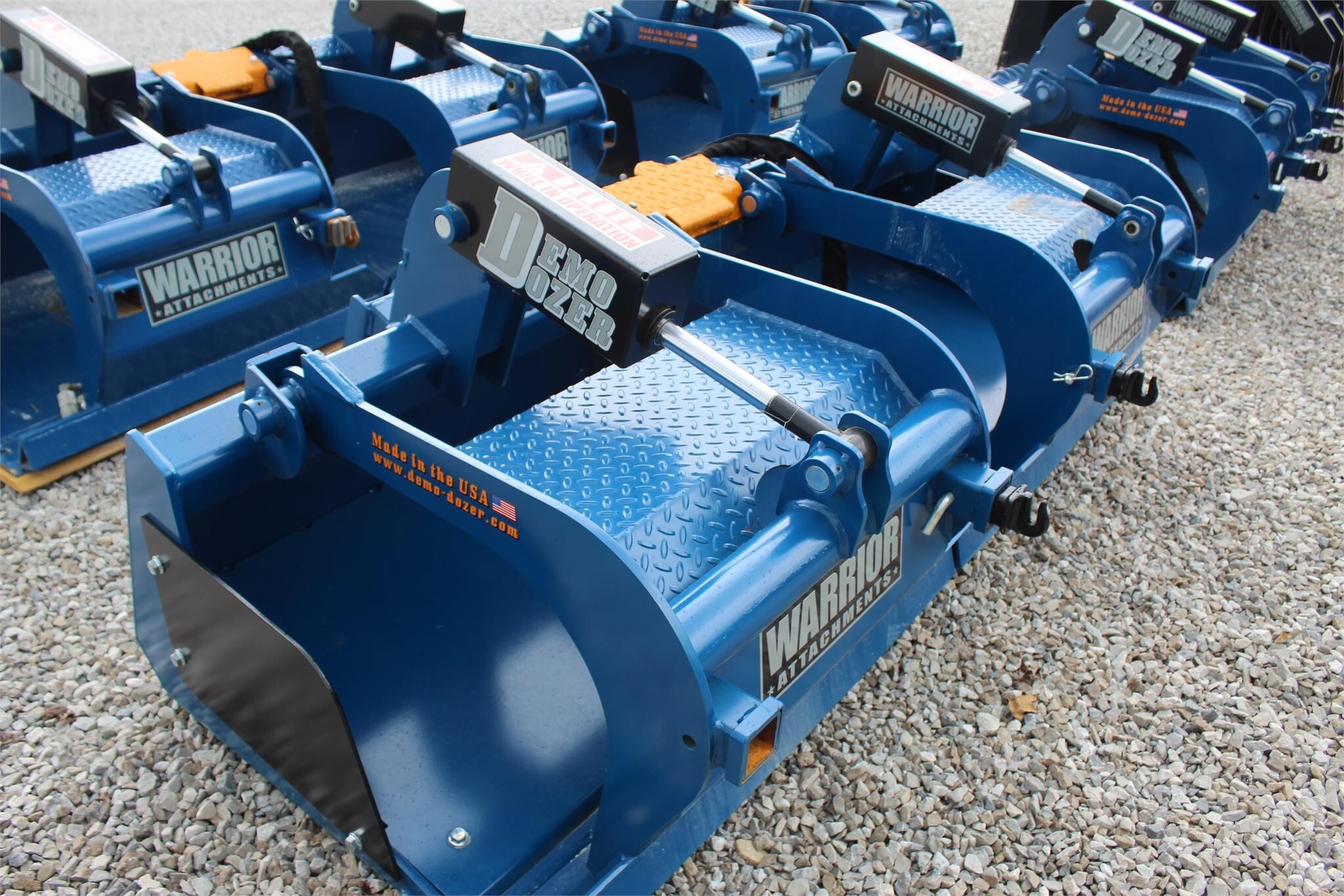 Demo-Dozer DD102-84 GRAPPLE BUCKET Loader and Skid Steer Attachment - $5,450 | Machinery Pete