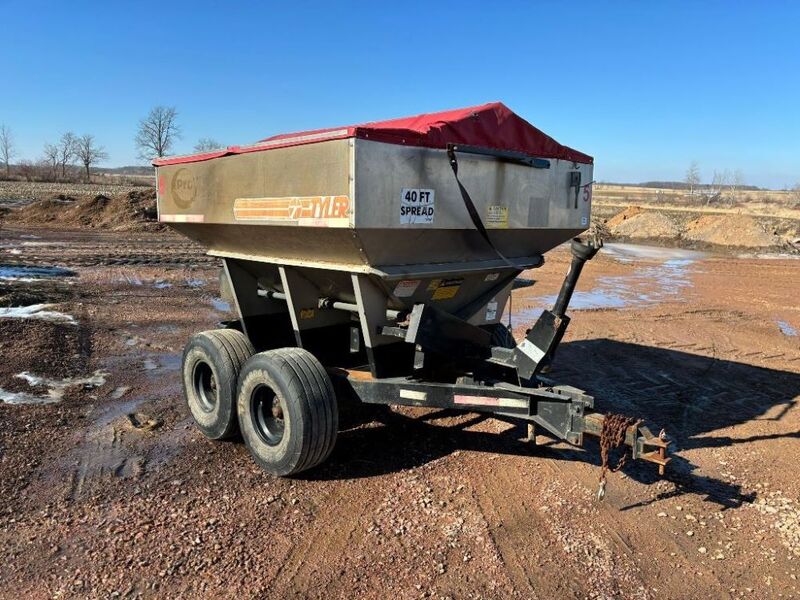 Used Pull-Type Fertilizer Spreaders for Sale - 509 Listings | Machinery ...