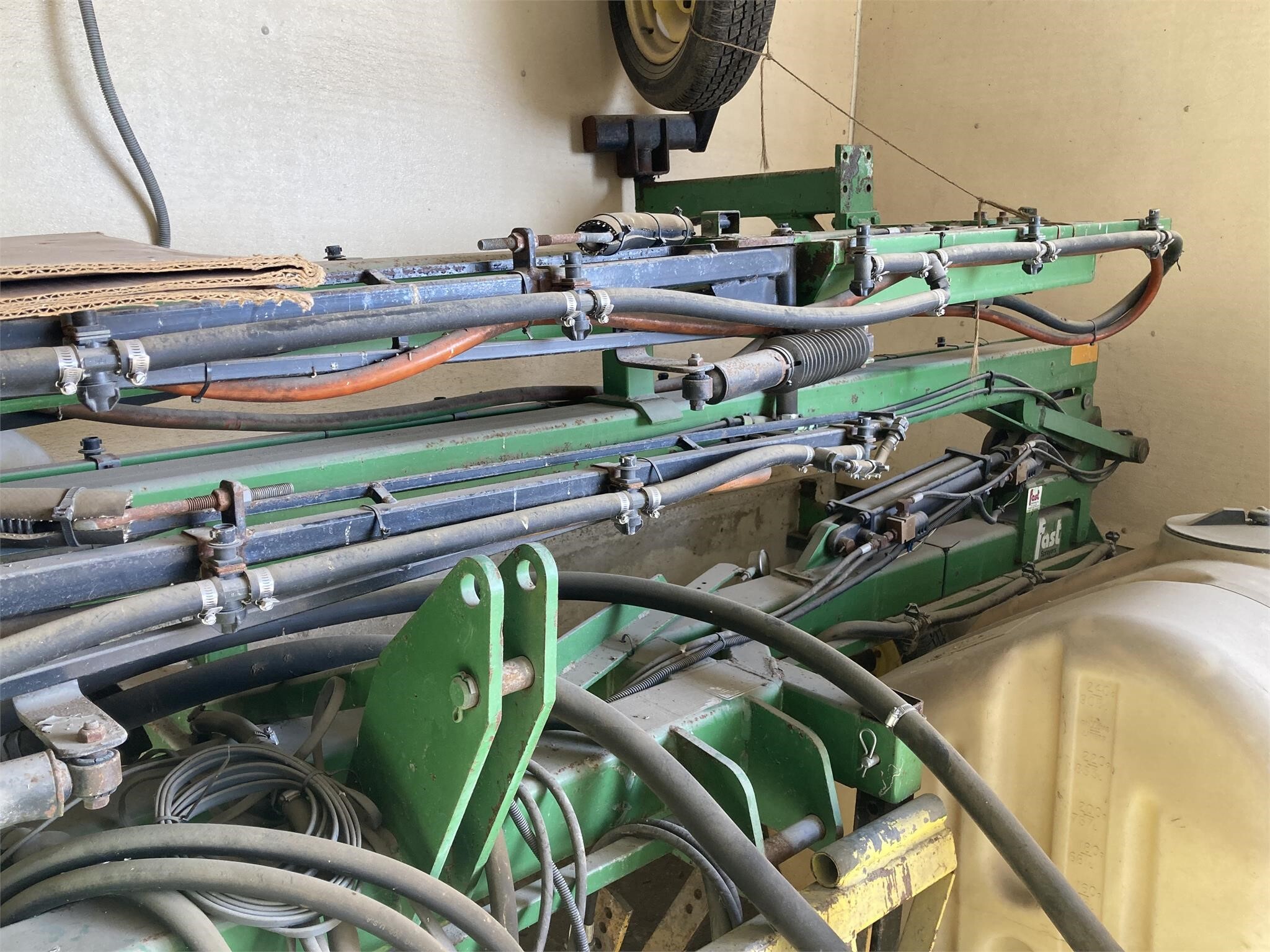 Fast 1000 Pull-Type Sprayer - $3,450 | Machinery Pete
