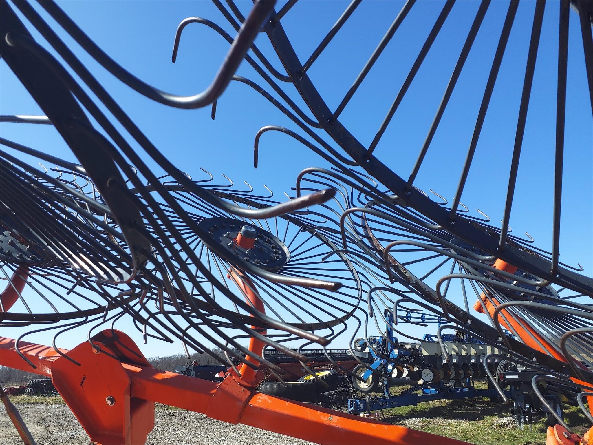 Kuhn SR110 Rake - $5,950 | Machinery Pete