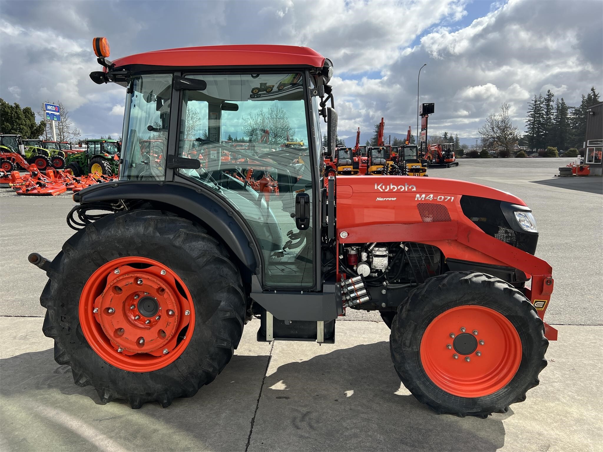 2022 Kubota M4N-071HDC12 Tractor - $40,900 | Machinery Pete