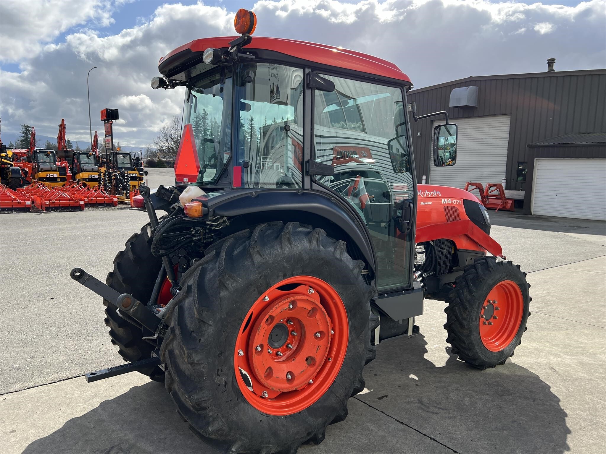 2022 Kubota M4N-071HDC12 Tractor - $40,900 | Machinery Pete