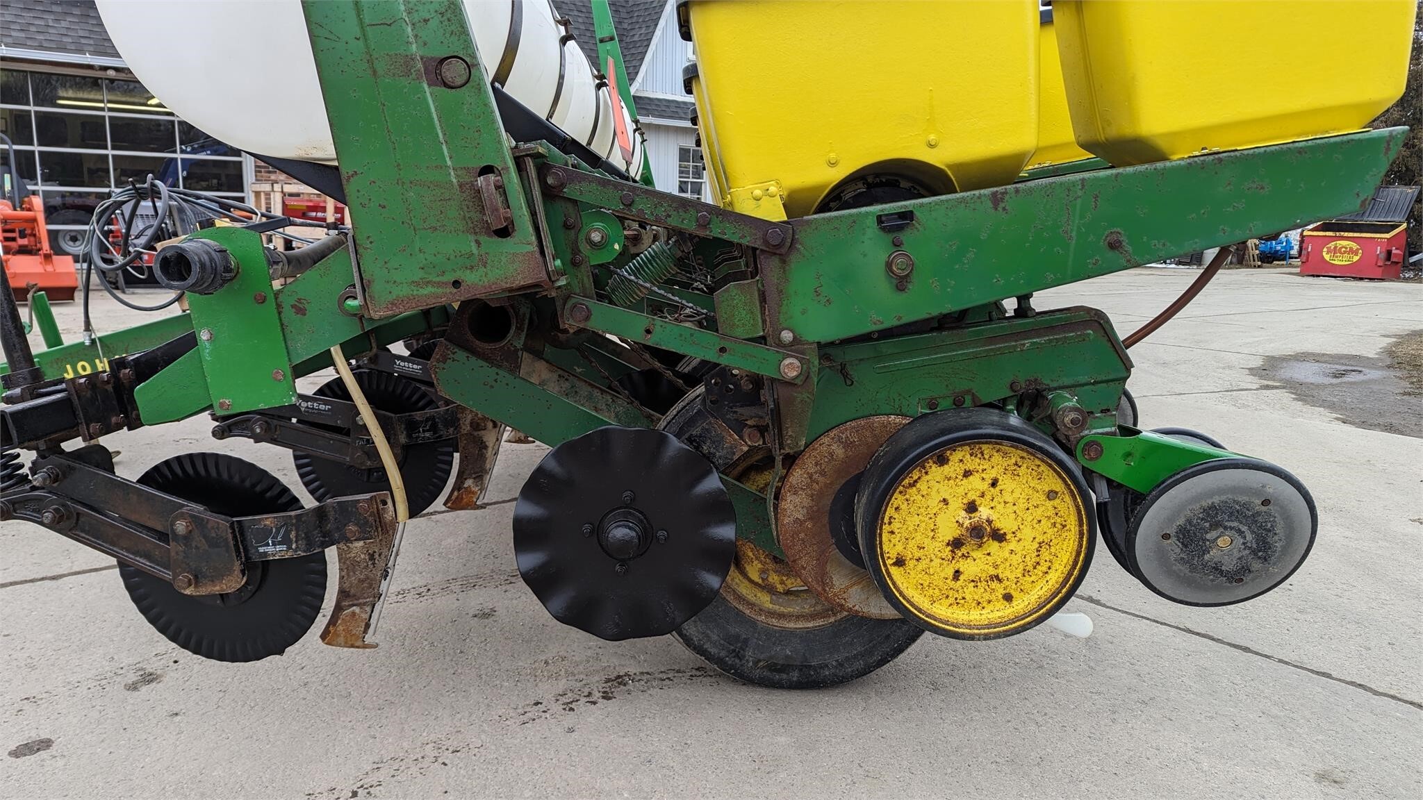 John Deere 7000 Planter - $7,900 | Machinery Pete