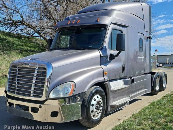 Used Freightliner Semi Trucks for Sale - 223 Listings | Machinery Pete