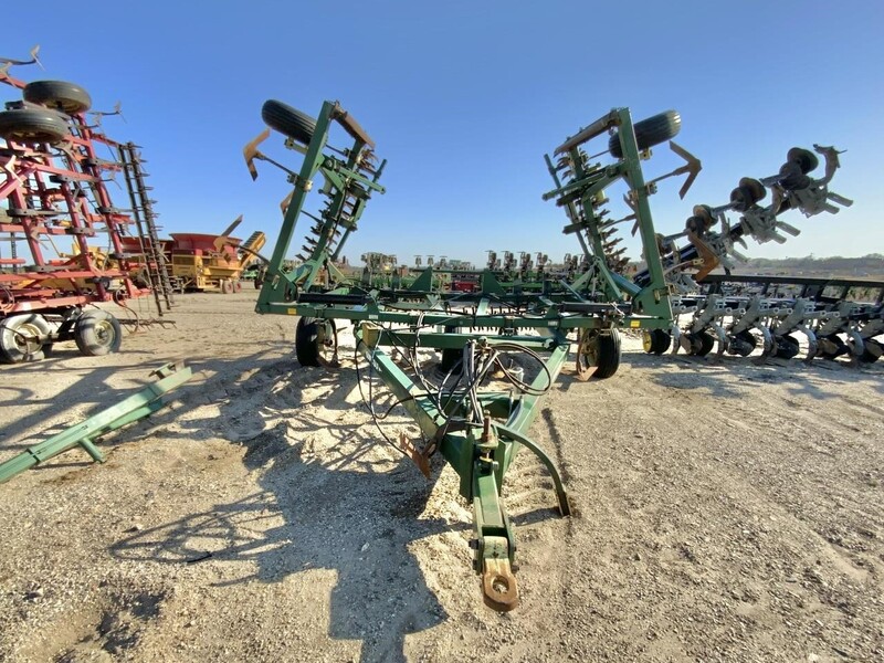 Used Chisel Plows for Sale - 356 Listings | Machinery Pete