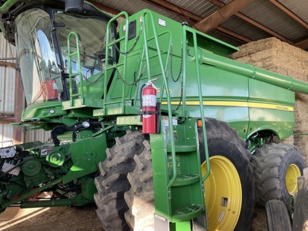 Used Combines for Sale - 4121 Listings | Machinery Pete