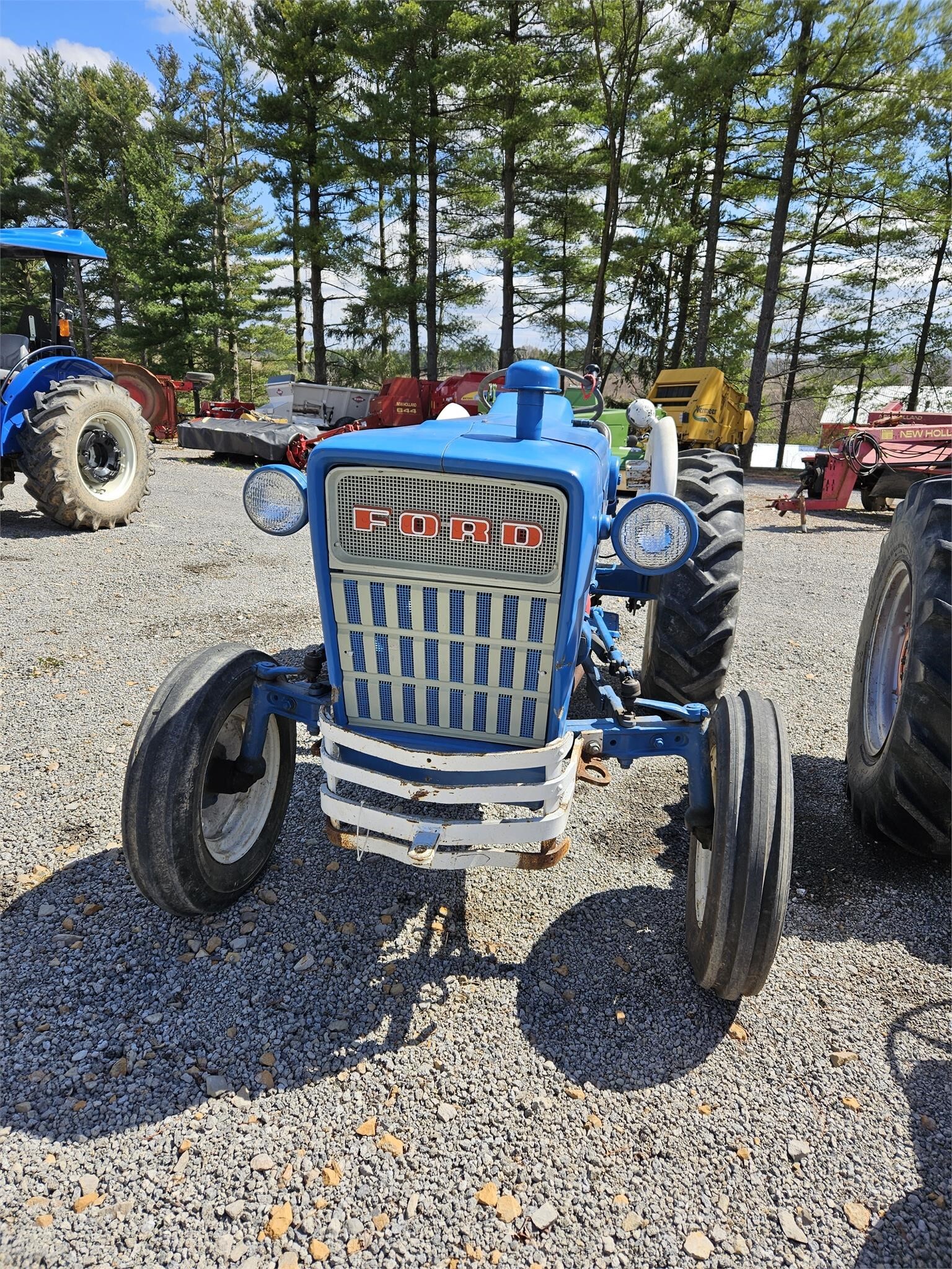 Ford 2000 Tractor - $4,750 | Machinery Pete