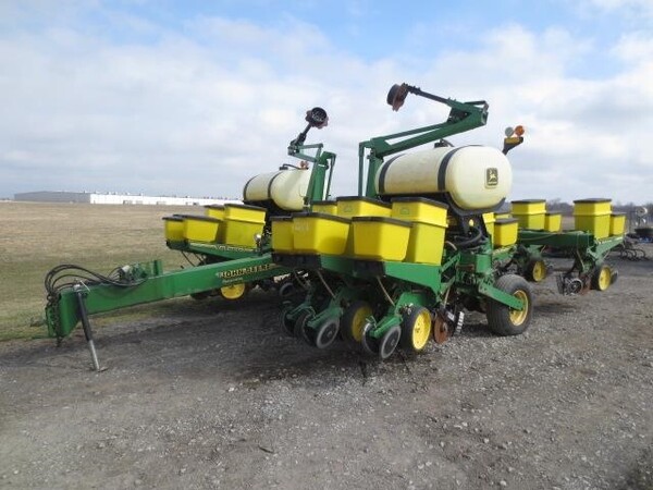 Used John Deere 1760 Planters for Sale - 75 Listings | Machinery Pete