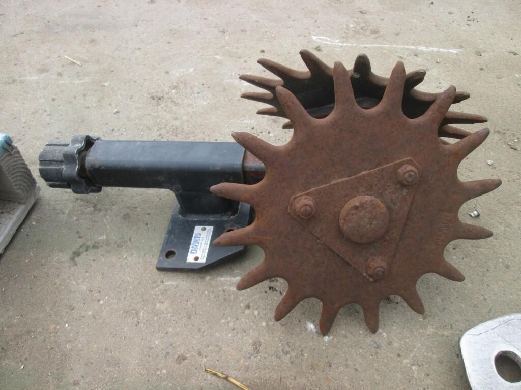 Dawn SCREW ADJUST ROW CLEANERS Planter and Drill Attachment - $150 ...