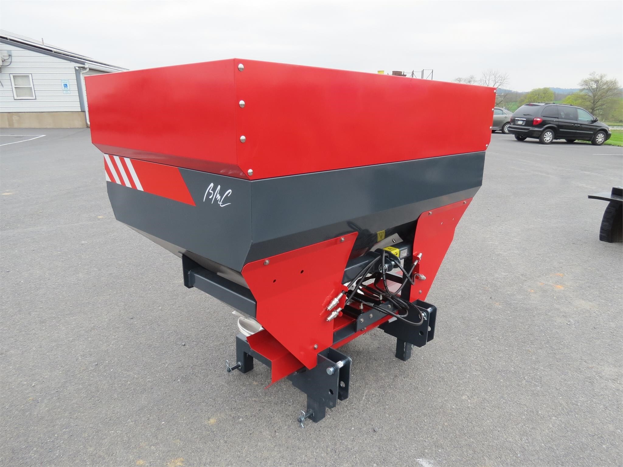 2025 BMC SYNTRA 1500 Pull-Type Fertilizer Spreader - $5,650 | Machinery ...