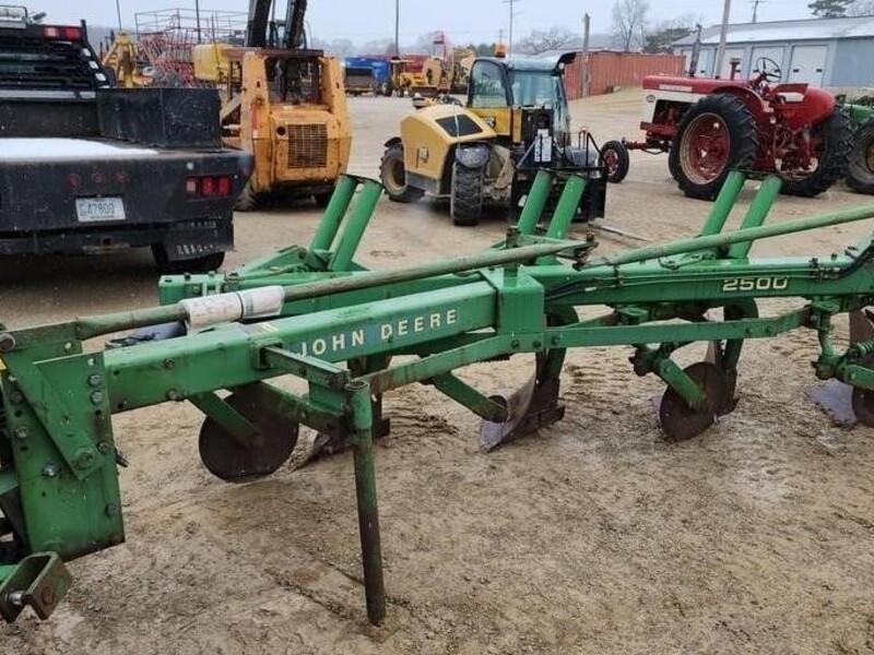 Used John Deere Plows for Sale - 152 Listings | Machinery Pete