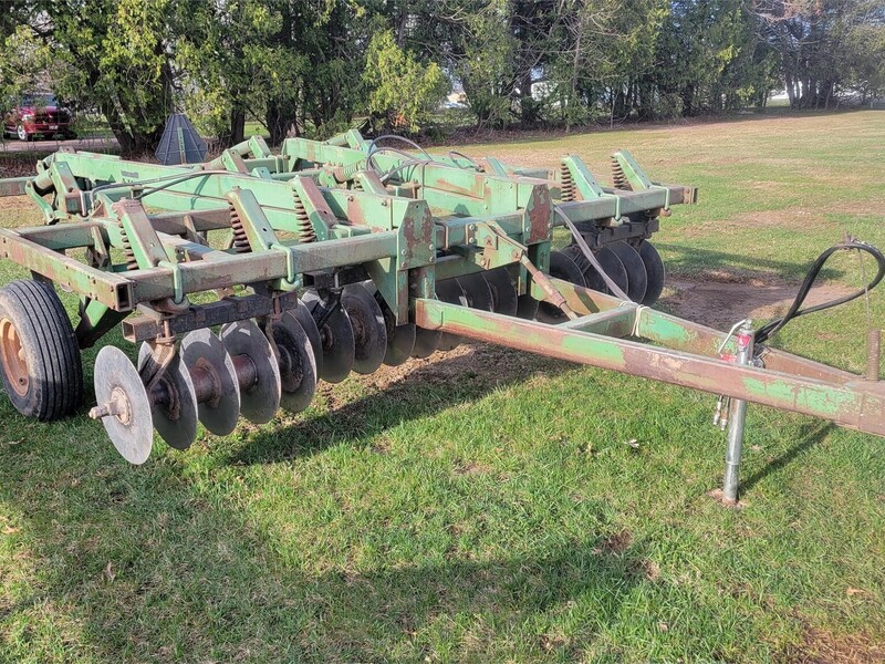 Used John Deere Chisel Plows for Sale - 130 Listings | Machinery Pete