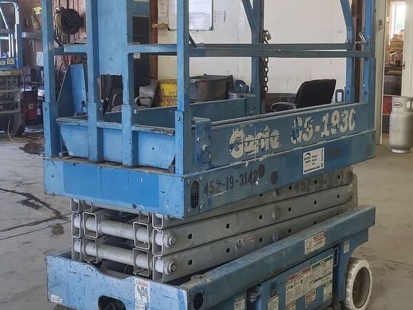 Used Genie Scissor Lifts for Sale - 215 Listings | Machinery Pete