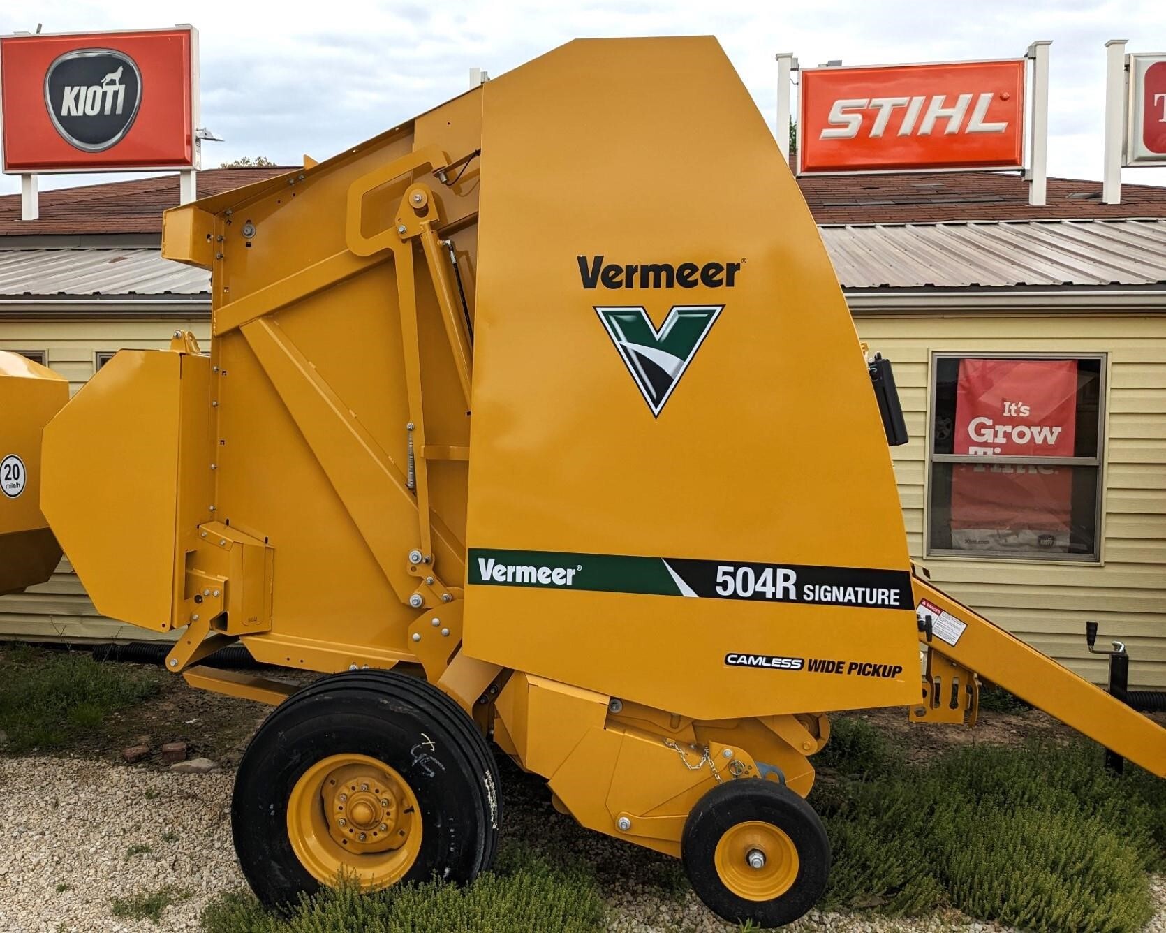 2025 Vermeer 504R SIGNATURE Round Baler - $Call | Machinery Pete