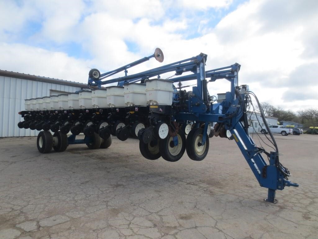 2013 Kinze 3700 Planter - $26,500 | Machinery Pete
