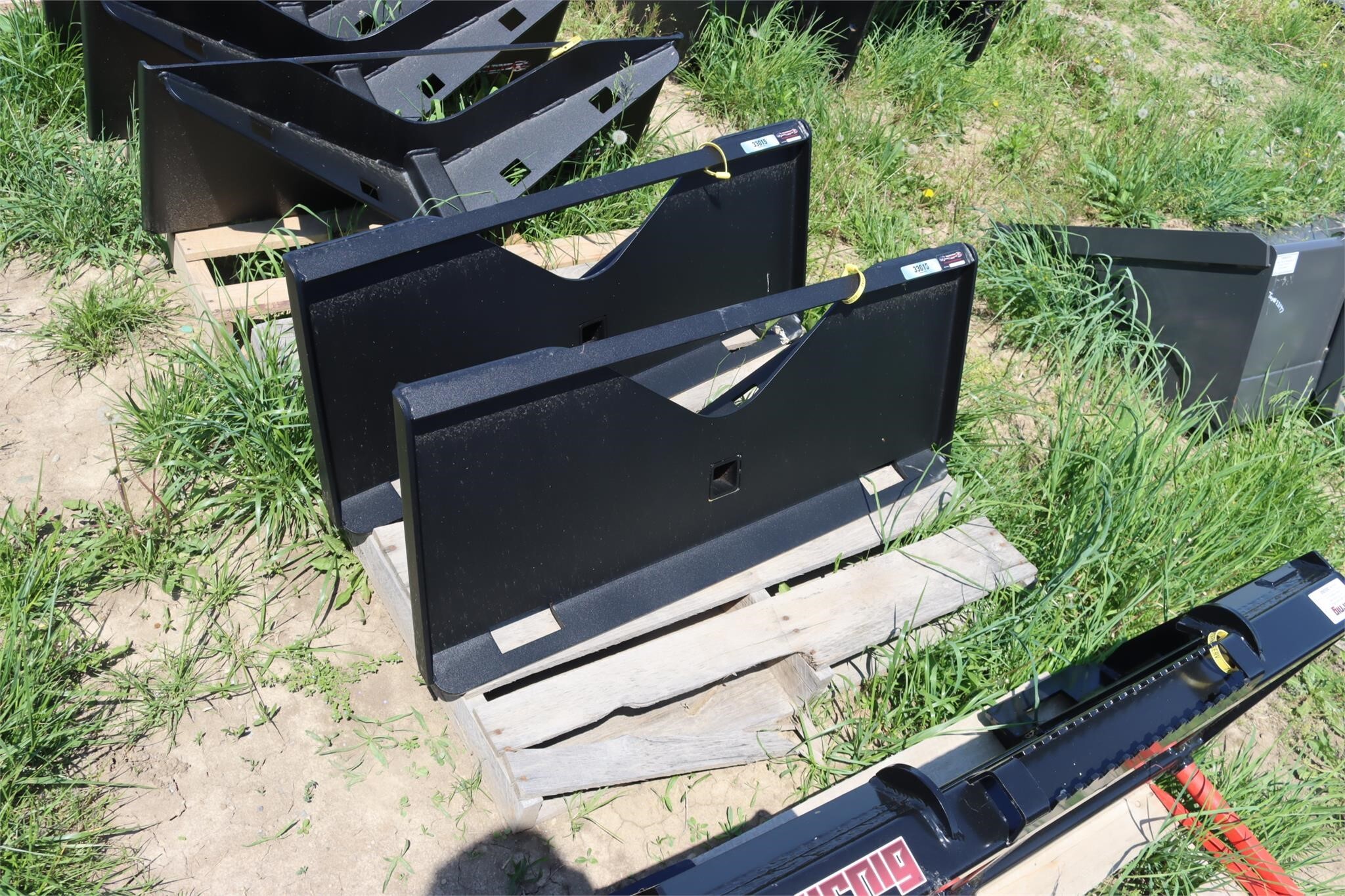 2024 LEGEND ATTACHMENTS 33015 Miscellaneous - $Call | Machinery Pete