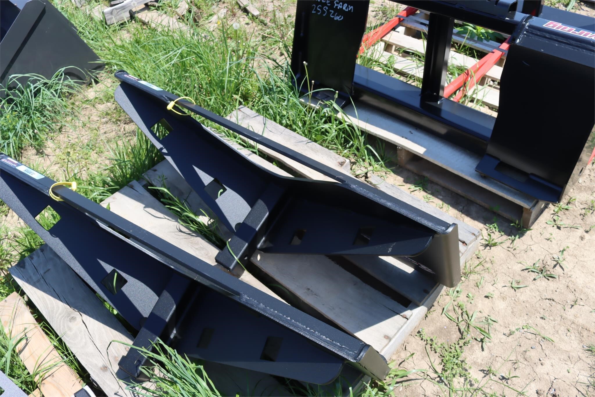 2024 LEGEND ATTACHMENTS 33015 Miscellaneous - $Call | Machinery Pete