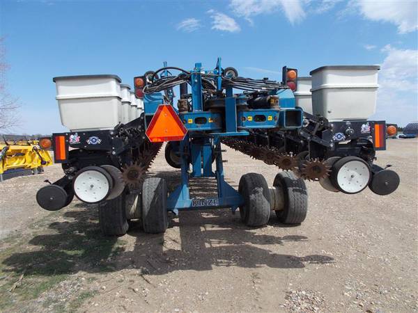 2003 Kinze 3700 Planter - $39,900 | Machinery Pete