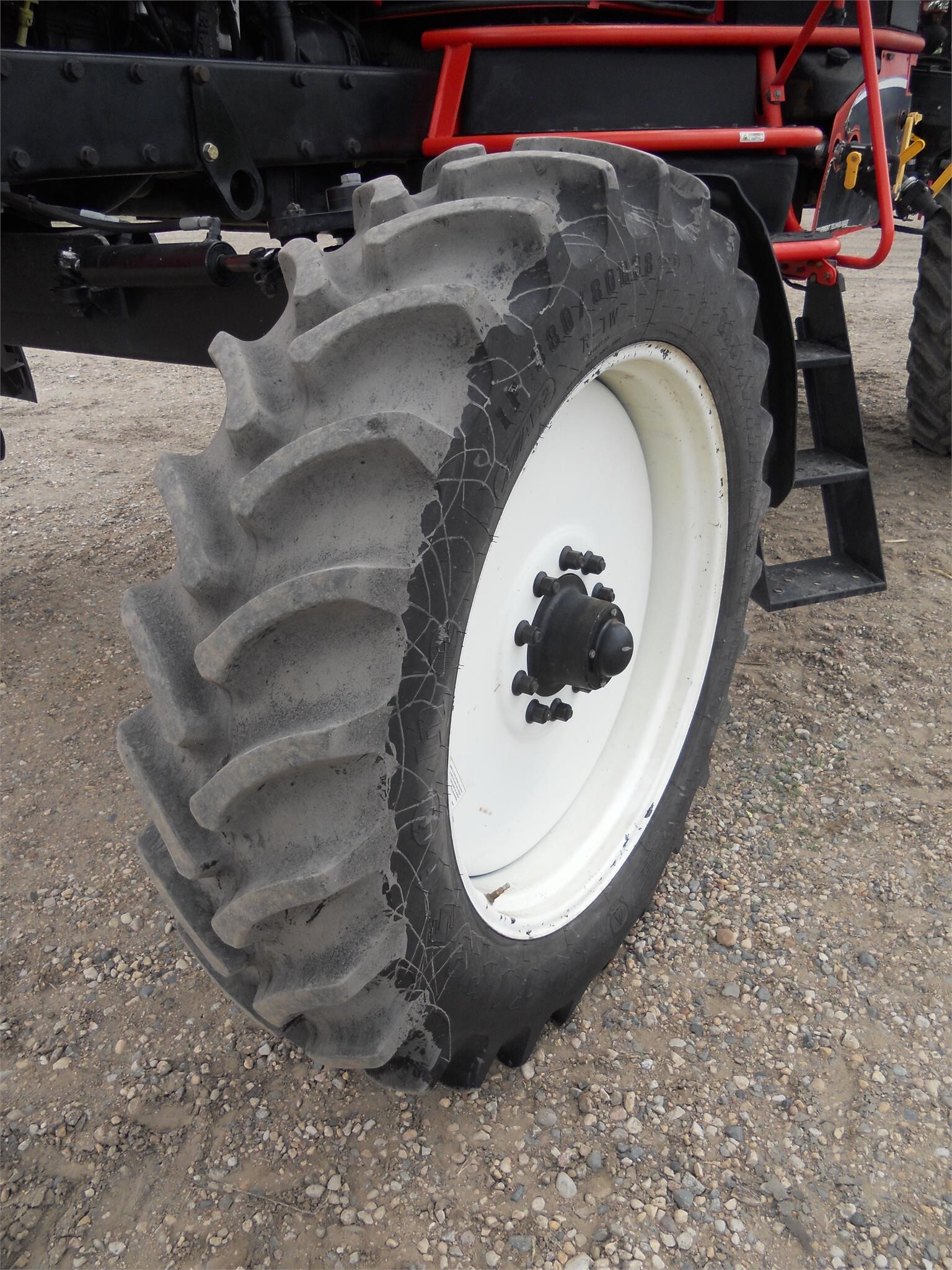 2011 Apache AS1220 Self-Propelled Sprayer - $107,780 | Machinery Pete