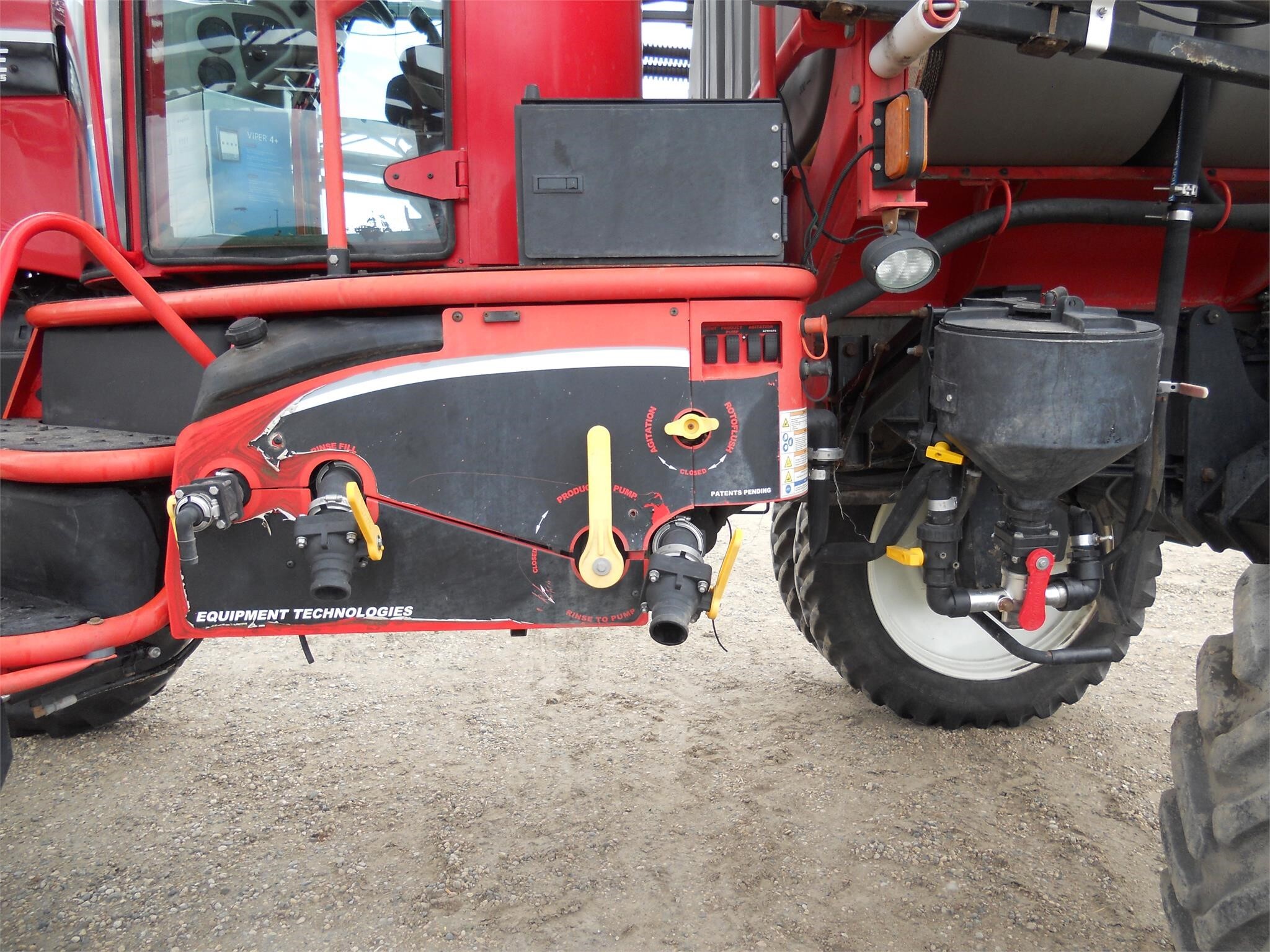 2011 Apache AS1220 Self-Propelled Sprayer - $107,780 | Machinery Pete