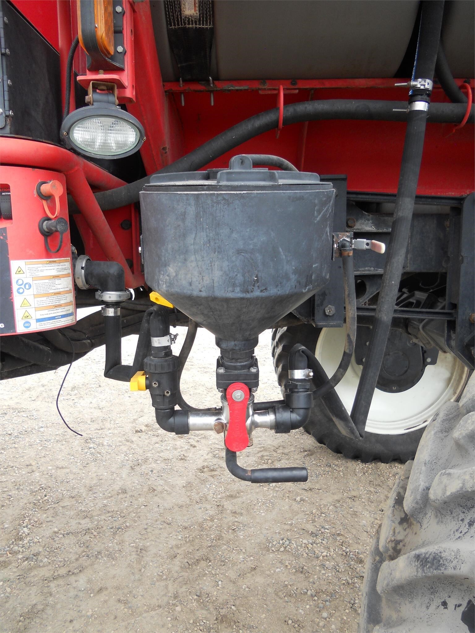 2011 Apache AS1220 Self-Propelled Sprayer - $107,780 | Machinery Pete