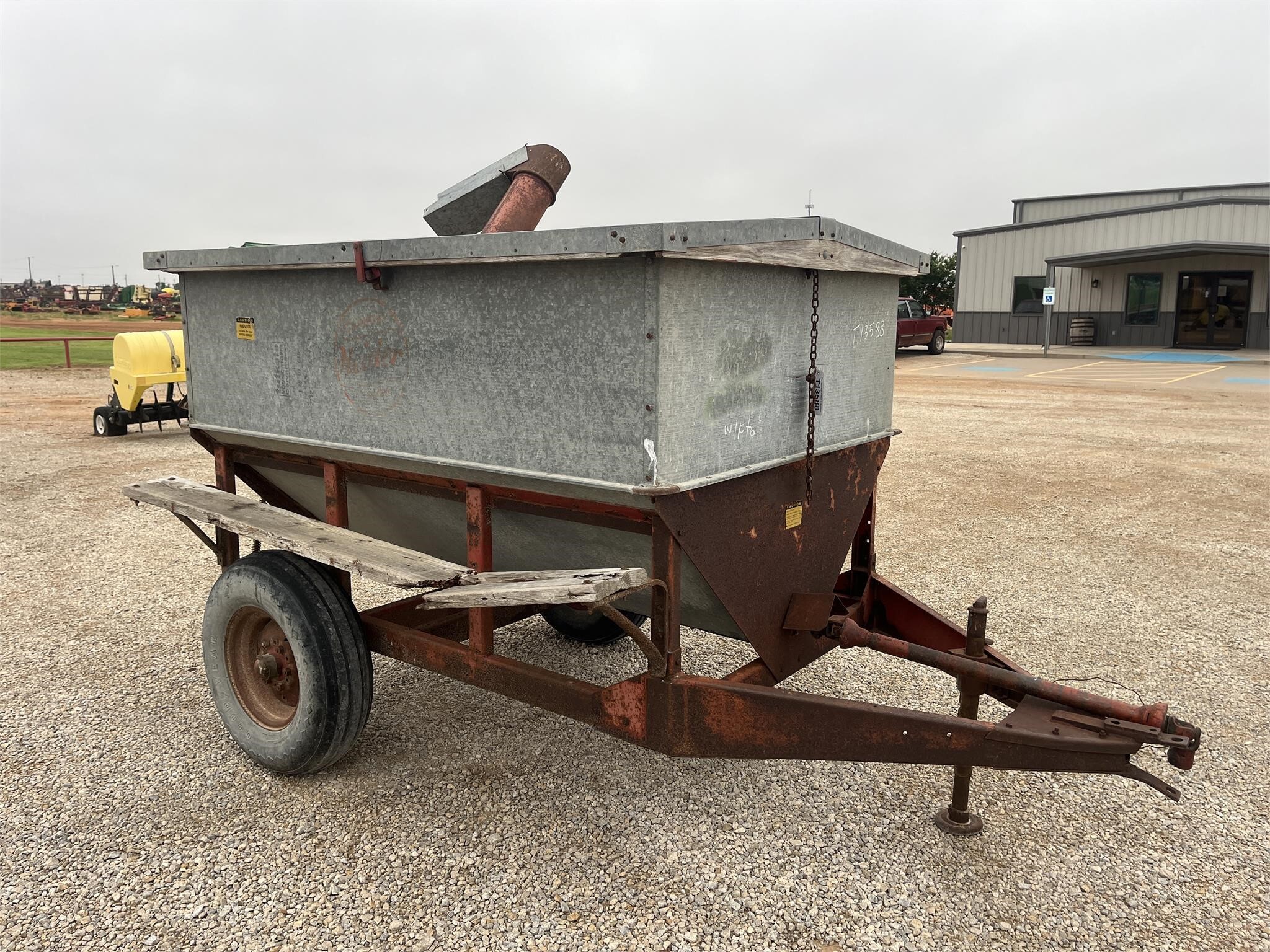 Heider 2 Grain Cart - $2,500 | Machinery Pete