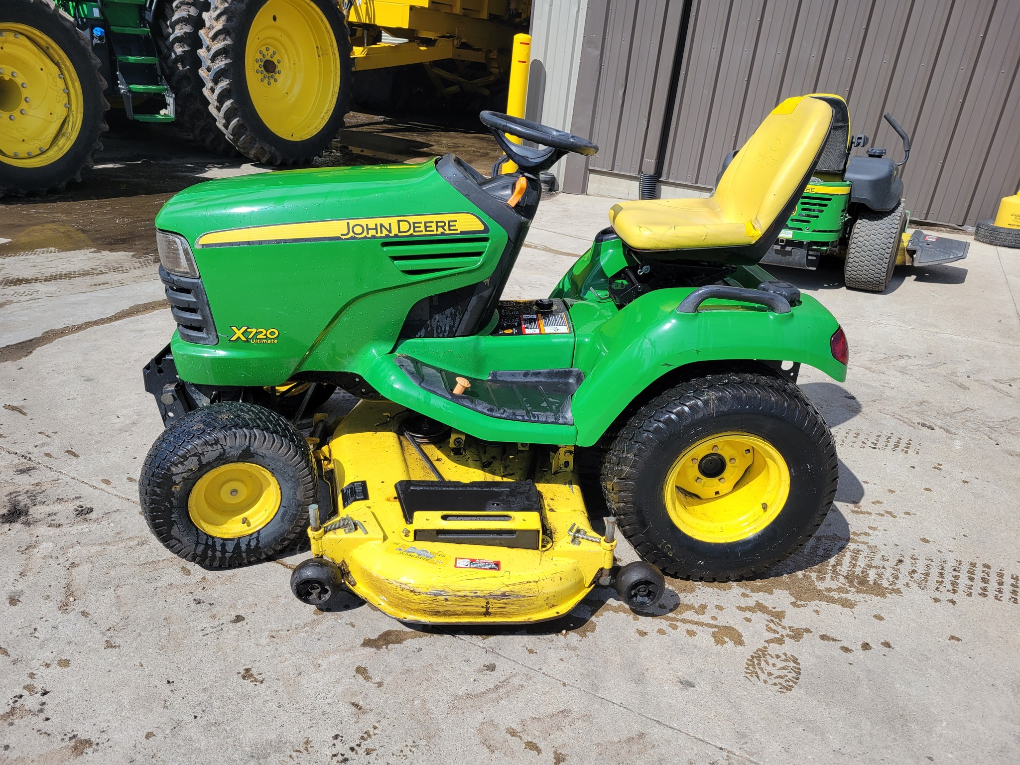 2007 John Deere X720 Lawn Mower - $4,000 | Machinery Pete