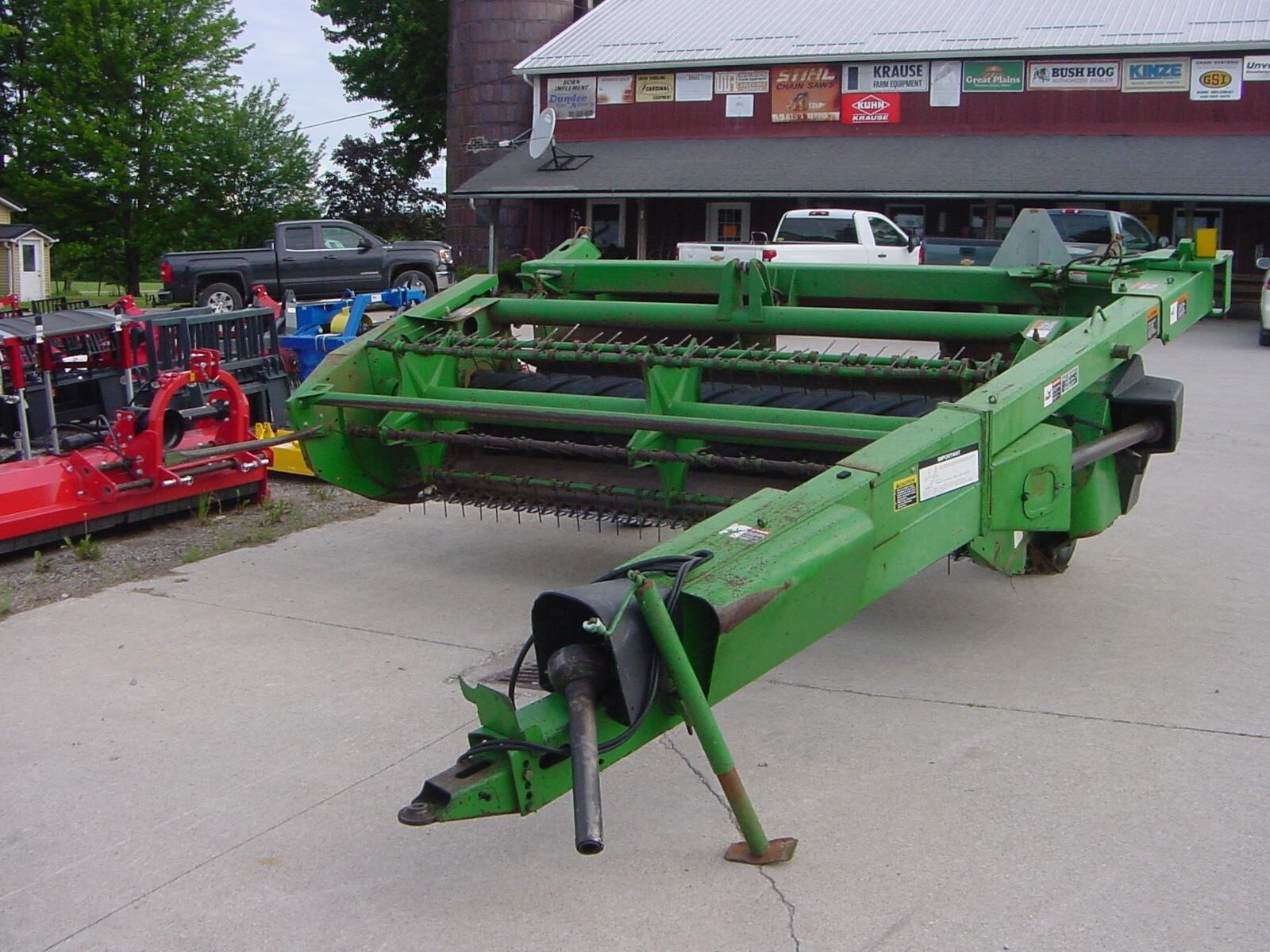 John Deere 820 Mower Conditioner - $5,900 | Machinery Pete