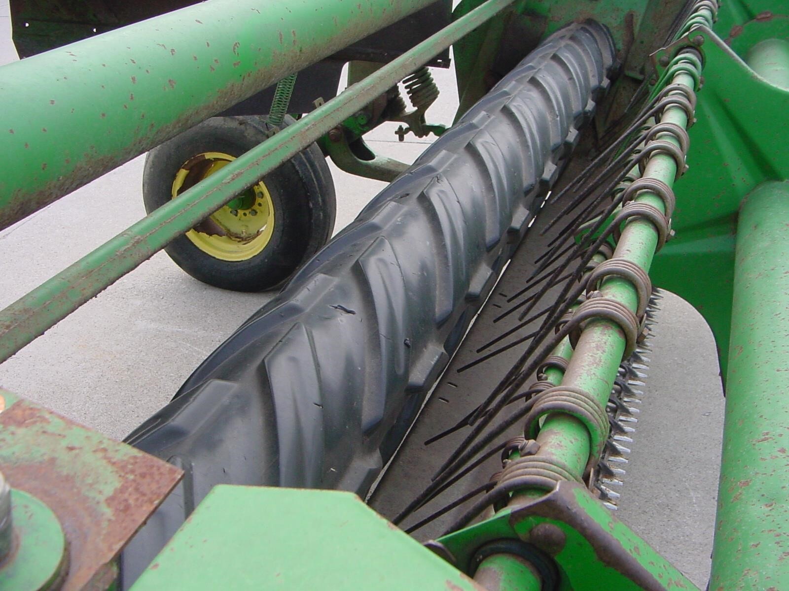 John Deere 820 Mower Conditioner - $5,900 | Machinery Pete