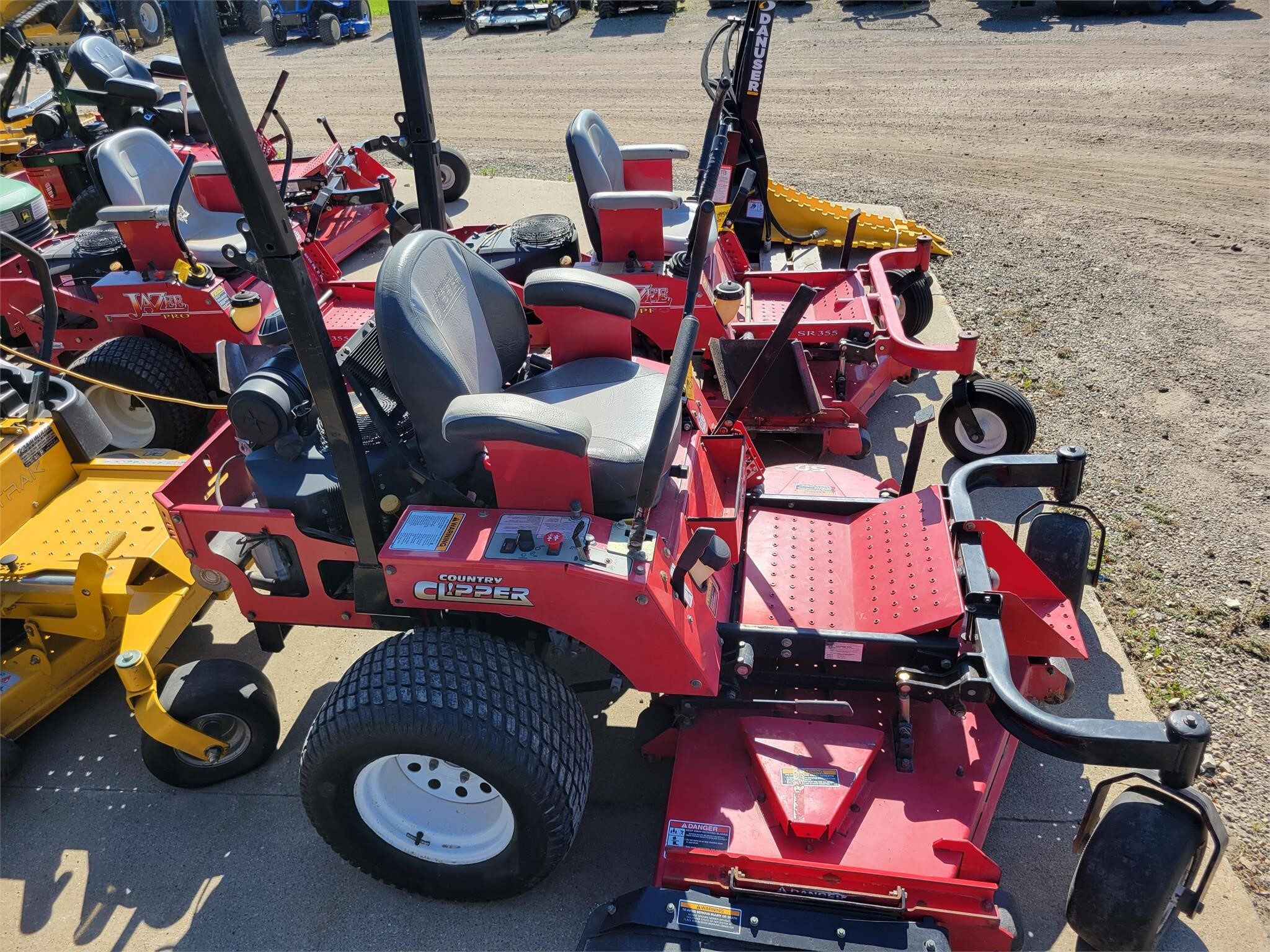 2012 Country Clipper BOSS XL 1510 Lawn Mower - $4,950 | Machinery Pete