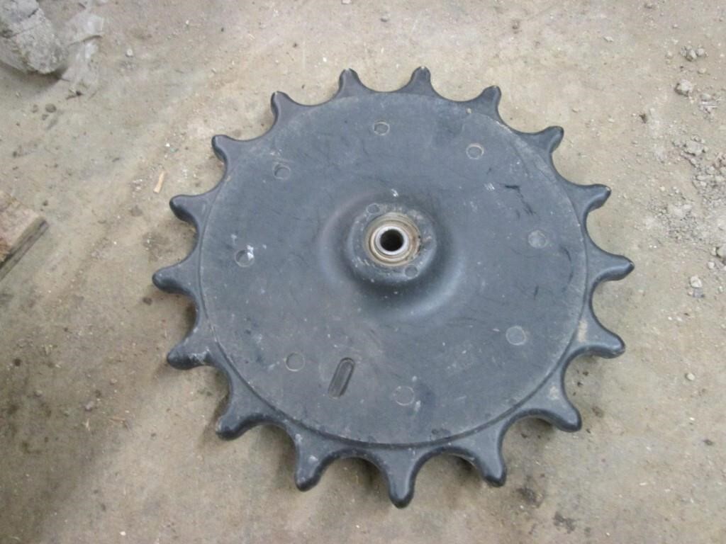 Kinze Closing Wheels Planter and Drill Attachment - $35 | Machinery Pete