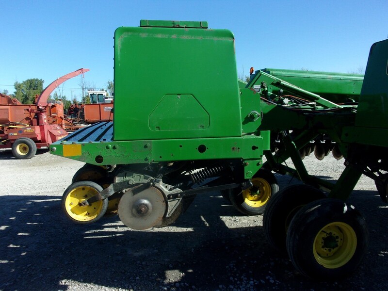 Used John Deere 455 Drills for Sale - 46 Listings | Machinery Pete