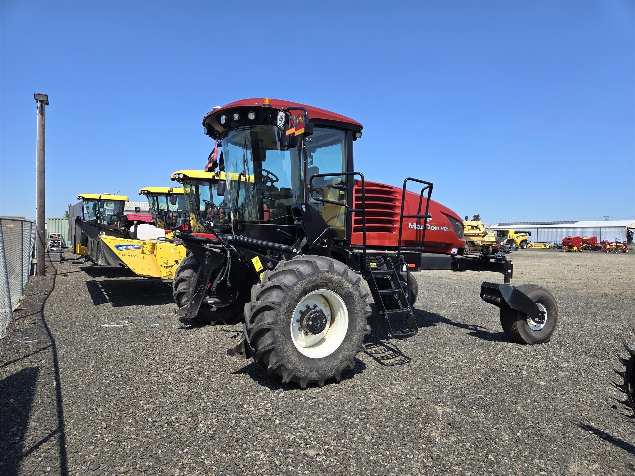 2022 MacDon M1240 Self-Propelled Windrowers and Swather - $139,000 ...