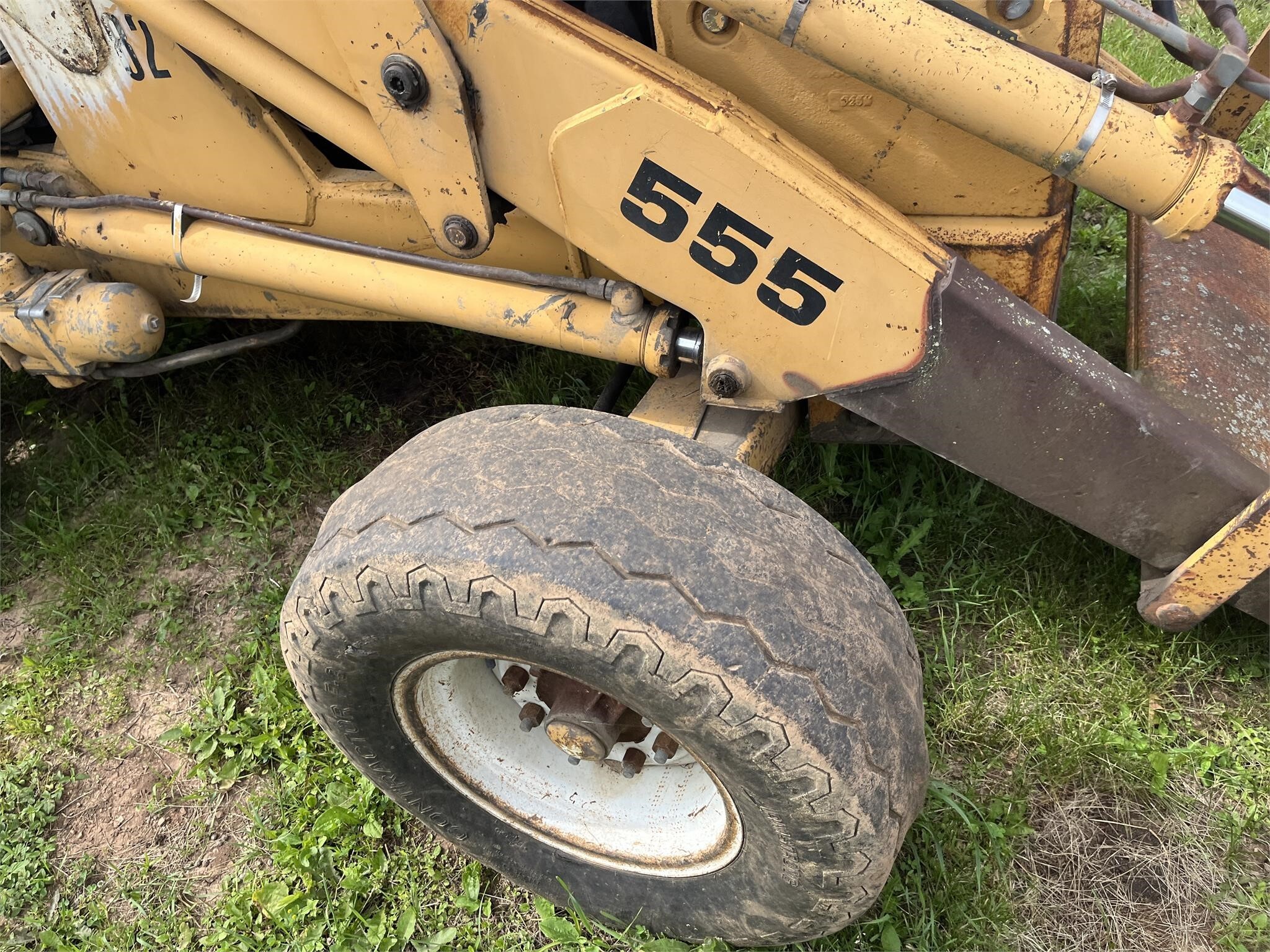 1981 Ford 555 Backhoe - $9,995 | Machinery Pete