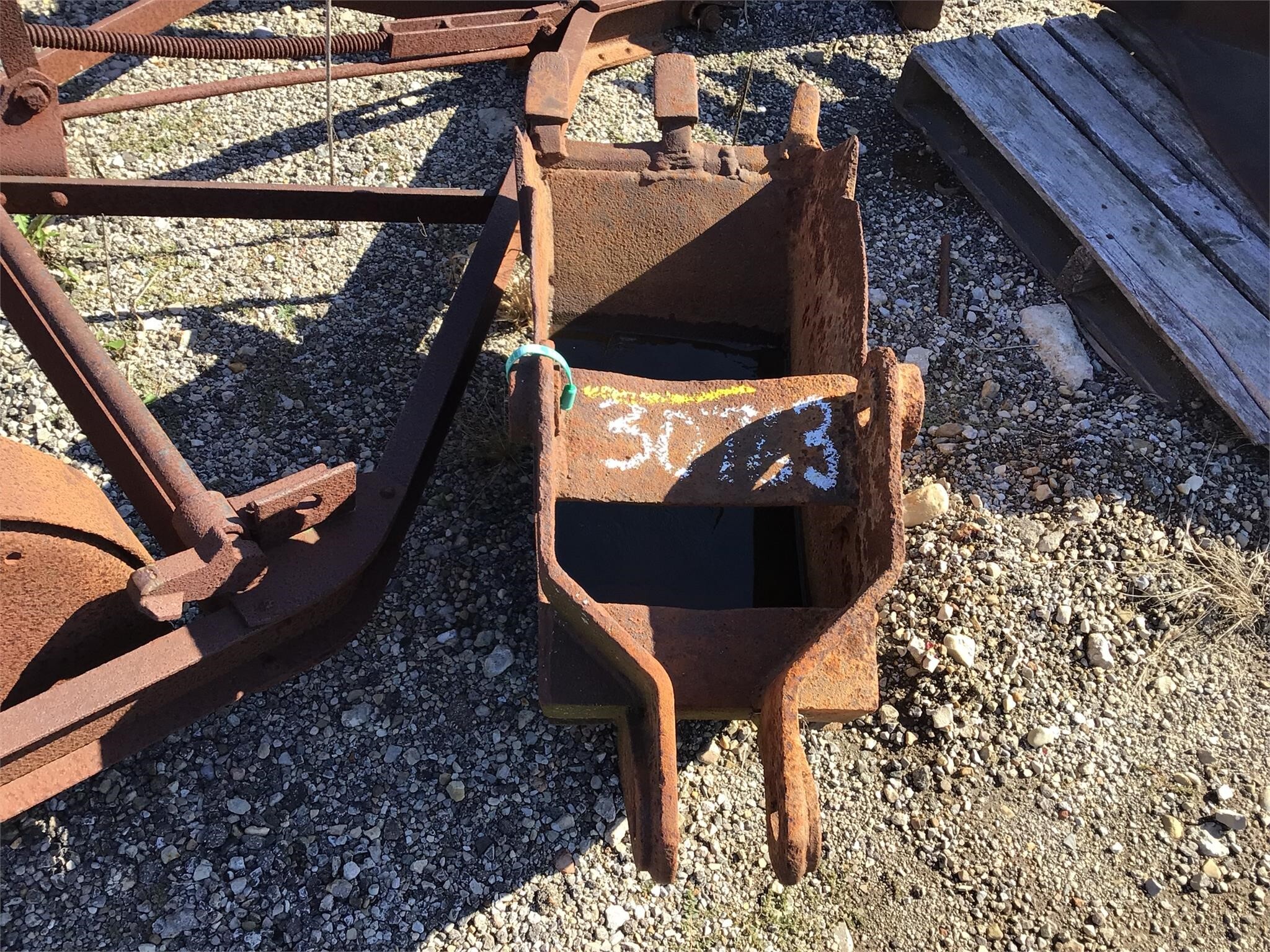 Custom 3-TOOTH BACKHOE BUCKET Backhoe and Excavator Attachment - $200 ...