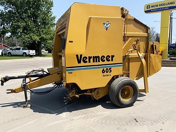 Vermeer 605L Round Baler - $8,500 | Machinery Pete