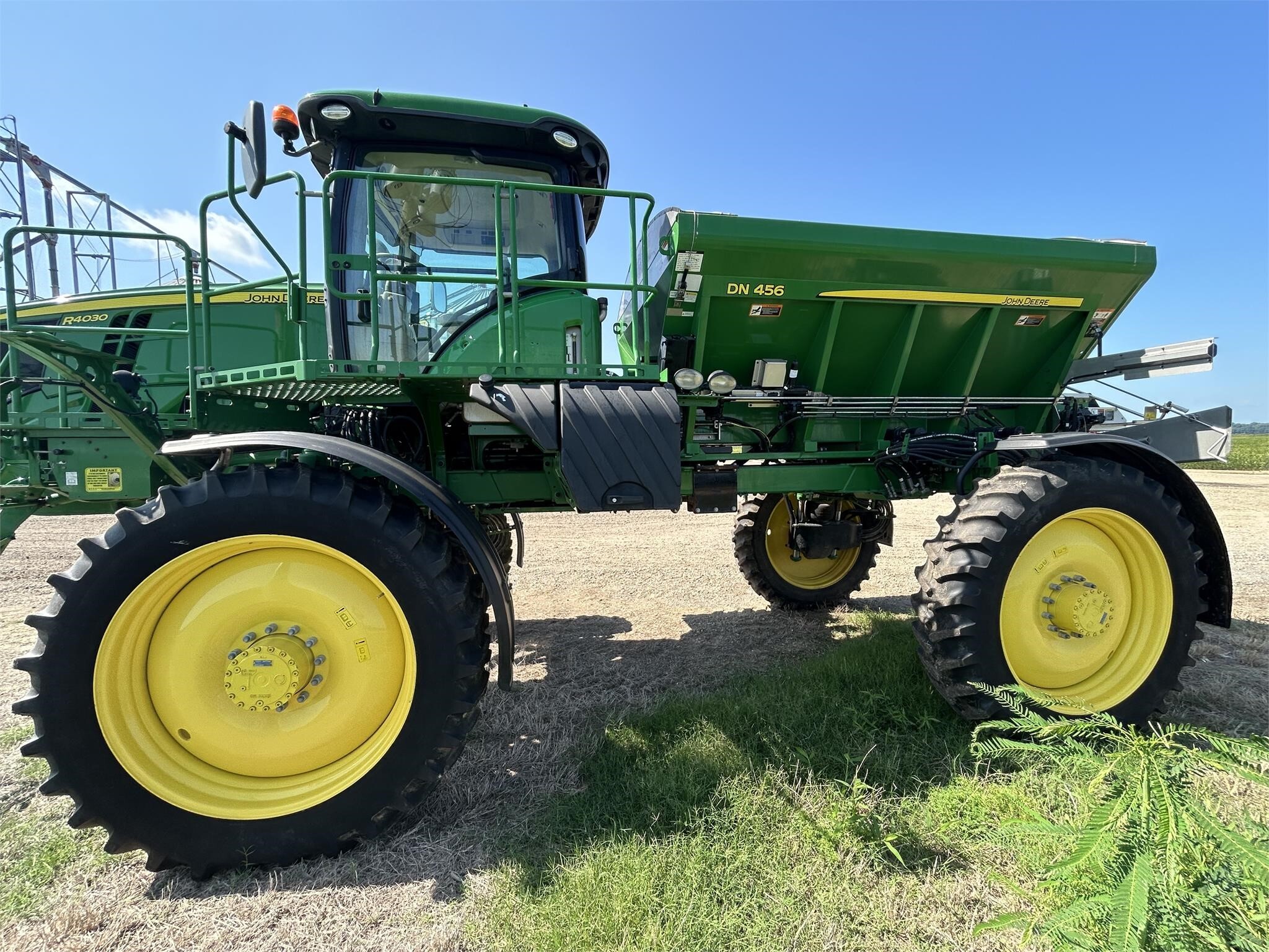 2020 John Deere R4030 Self-Propelled Sprayer - $245,000 | Machinery Pete