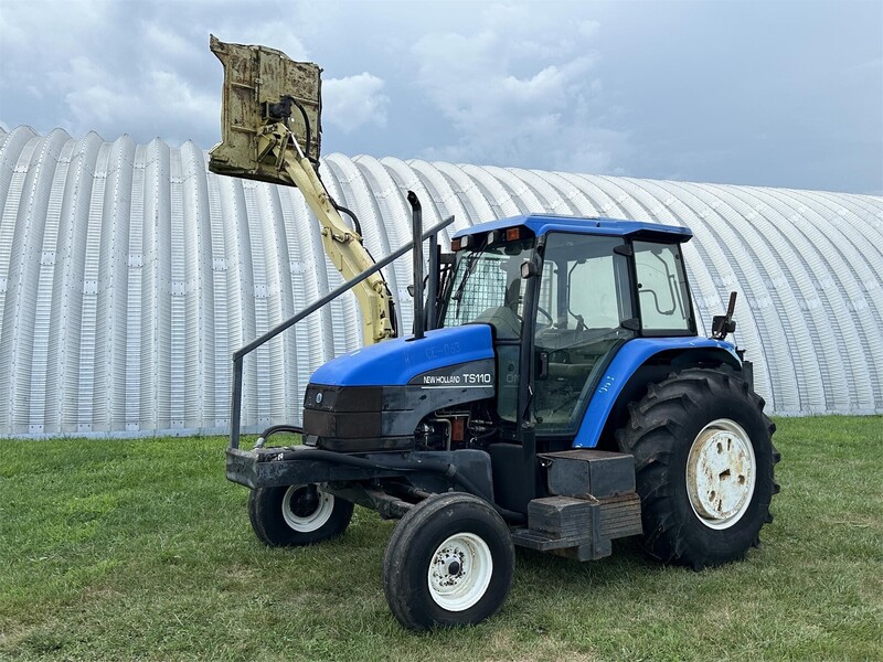 Used Tractors 100-174 HP for Sale - 5574 Listings | Machinery Pete