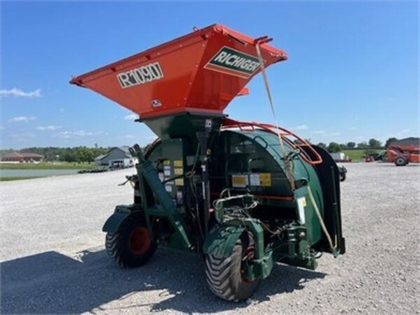 Used Grain Baggers for Sale - 102 Listings | Machinery Pete