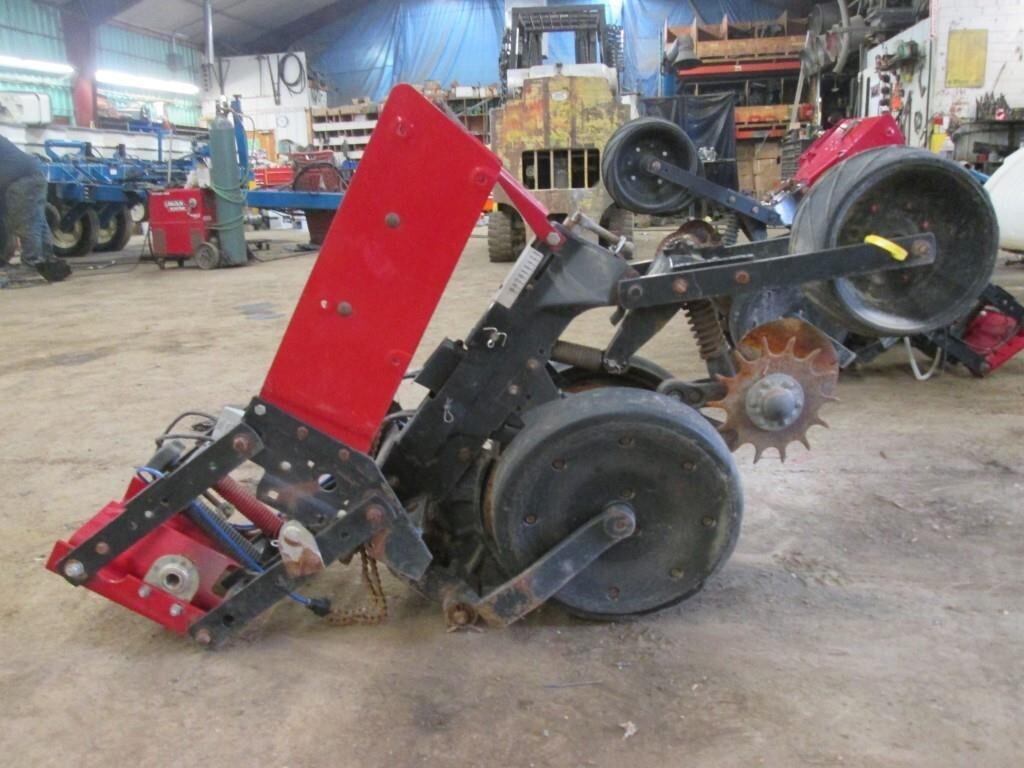 Case IH PLANTER ROW UNITS Planter and Drill Attachment - $550 ...