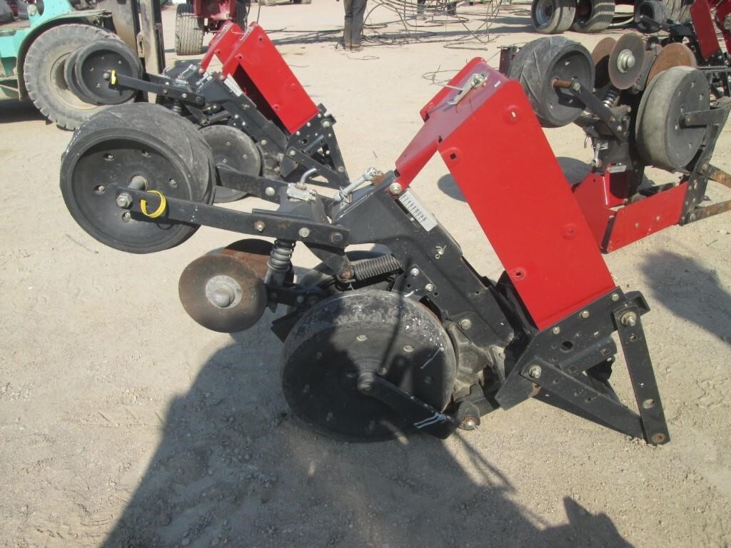 Case IH PLANTER ROW UNITS Planter and Drill Attachment - $550 ...