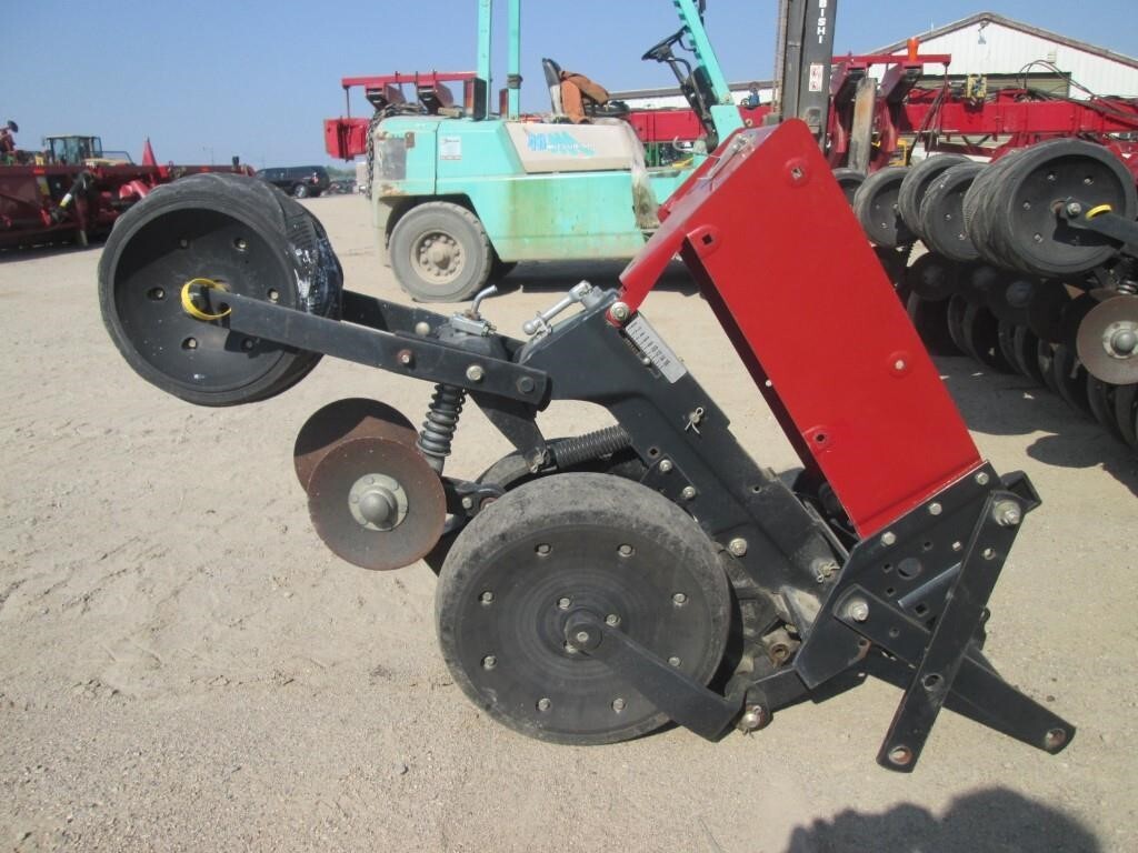 Case IH PLANTER ROW UNITS Planter and Drill Attachment - $550 ...