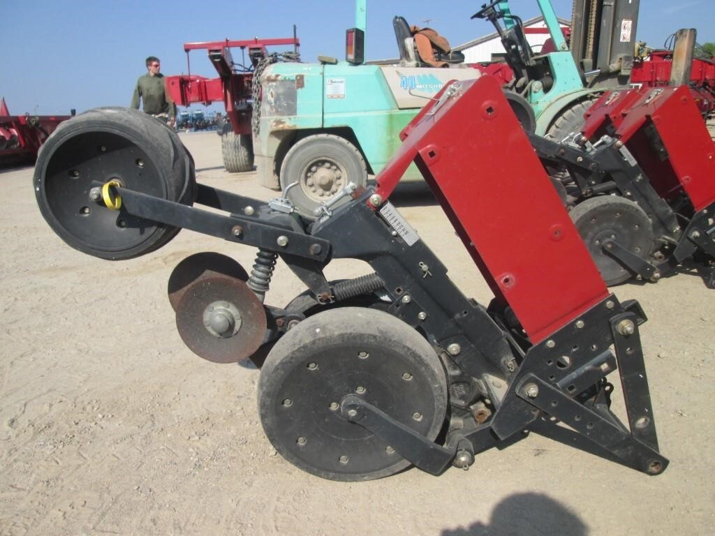 Case IH PLANTER ROW UNITS Planter and Drill Attachment - $550 ...