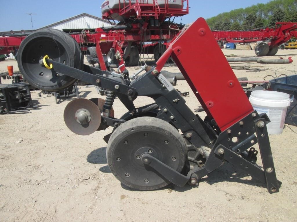 Case IH PLANTER ROW UNITS Planter and Drill Attachment - $550 ...