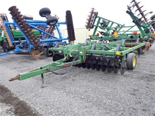Used John Deere Chisel Plows for Sale - 146 Listings | Machinery Pete