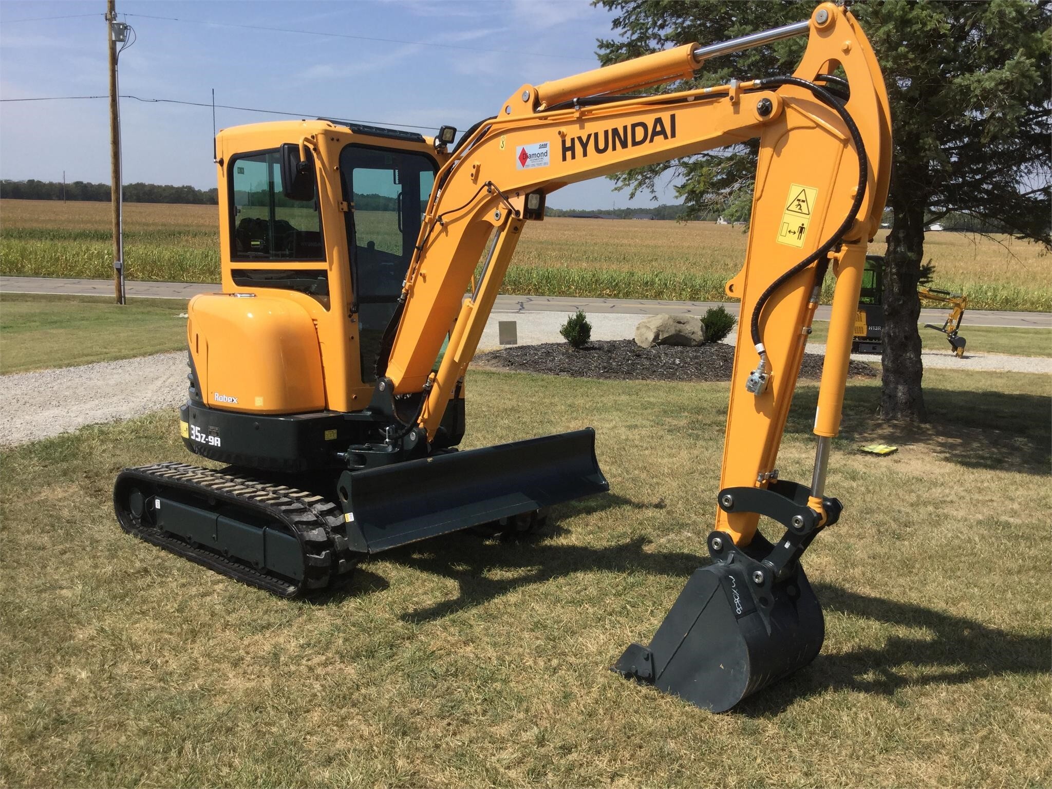 Hyundai ROBEX 35Z-9A Mini Excavator - $44,500 | Machinery Pete